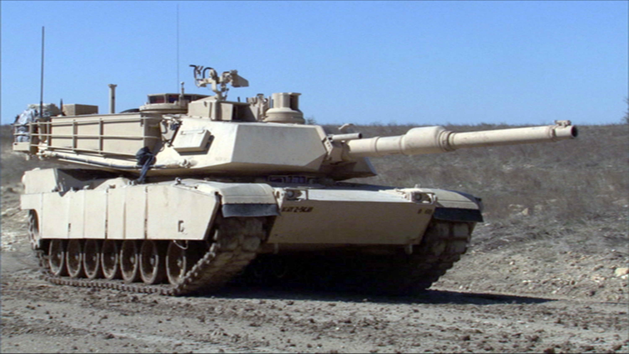 A háború kellékei / Tankok