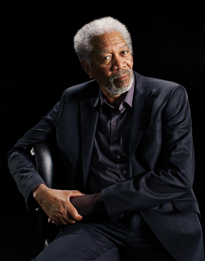 Morgan Freeman: A féreglyukon át / Átléphetjük a fénysebességet?
