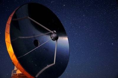 Morgan Freeman: A féreglyukon át / Átléphetjük a fénysebességet?