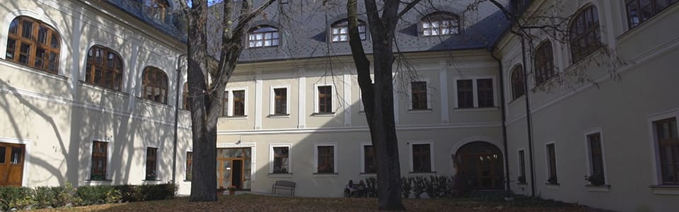 Külhonba szakadt vármegyeházak / Hont vármegyeháza - Ipolyság