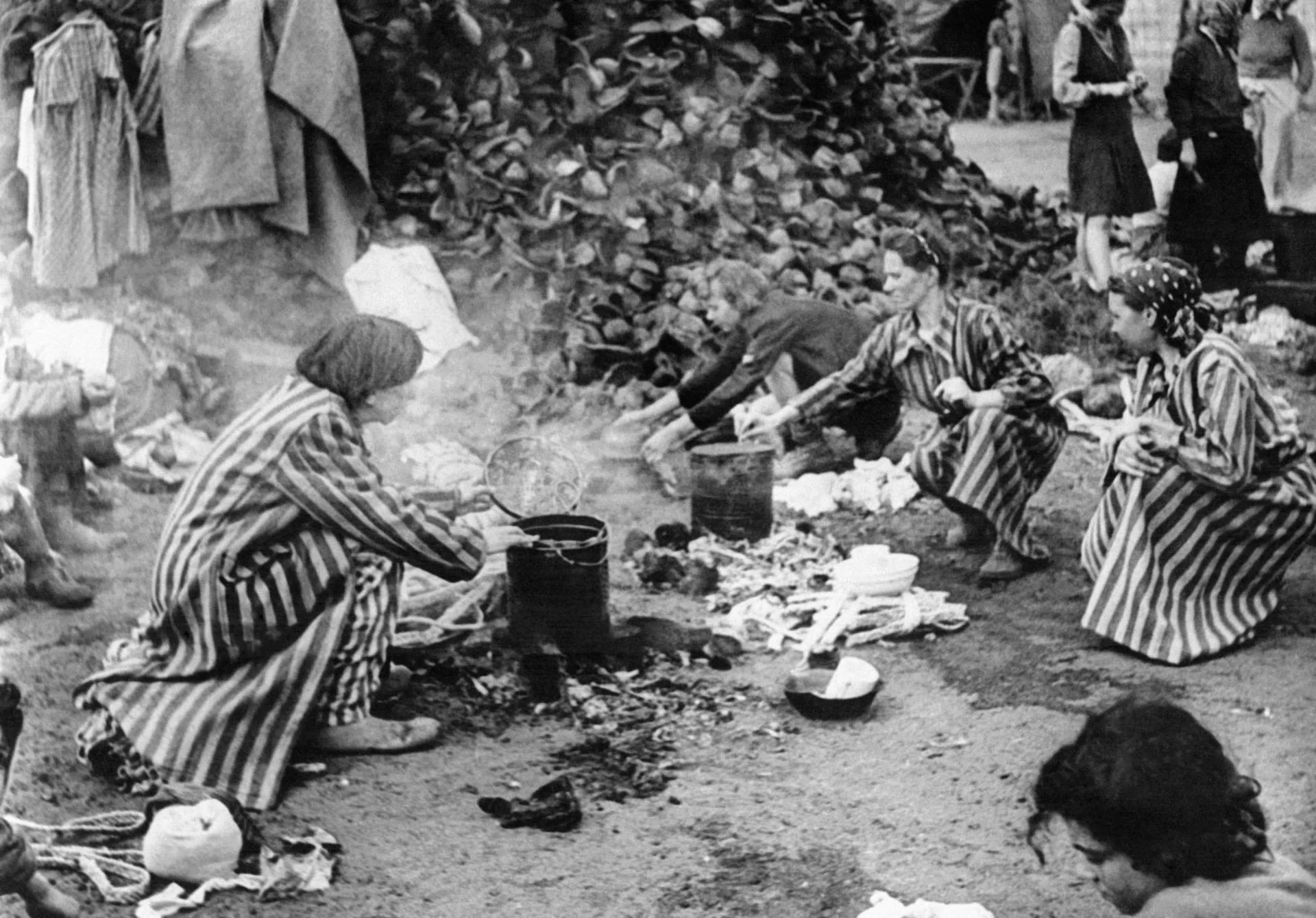 Adolf Hitler háborúja / Az embertelenség emberfeletti tette