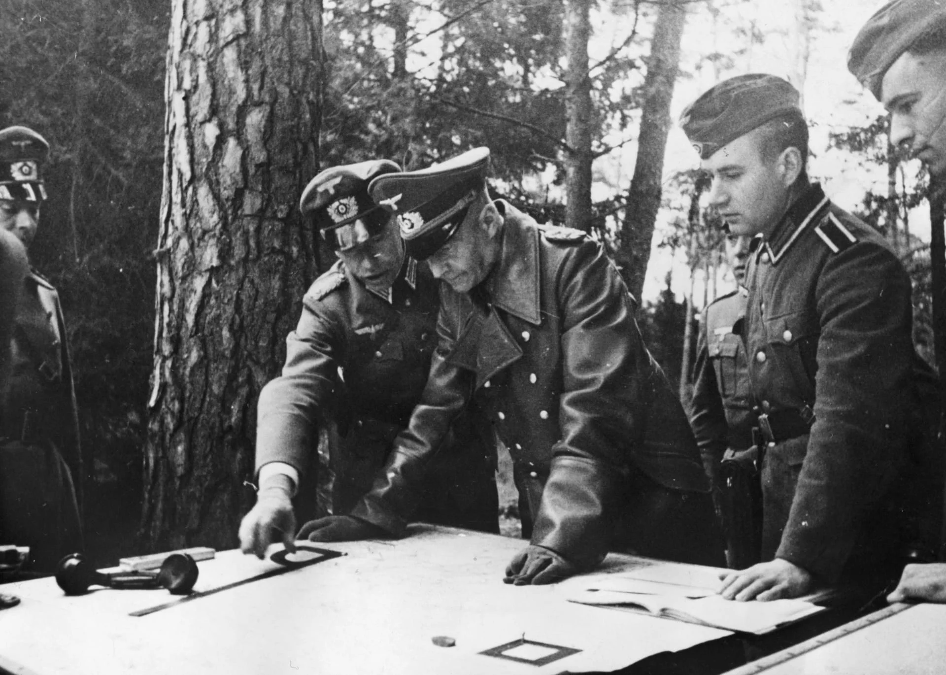 Adolf Hitler háborúja / Az embertelenség emberfeletti tette