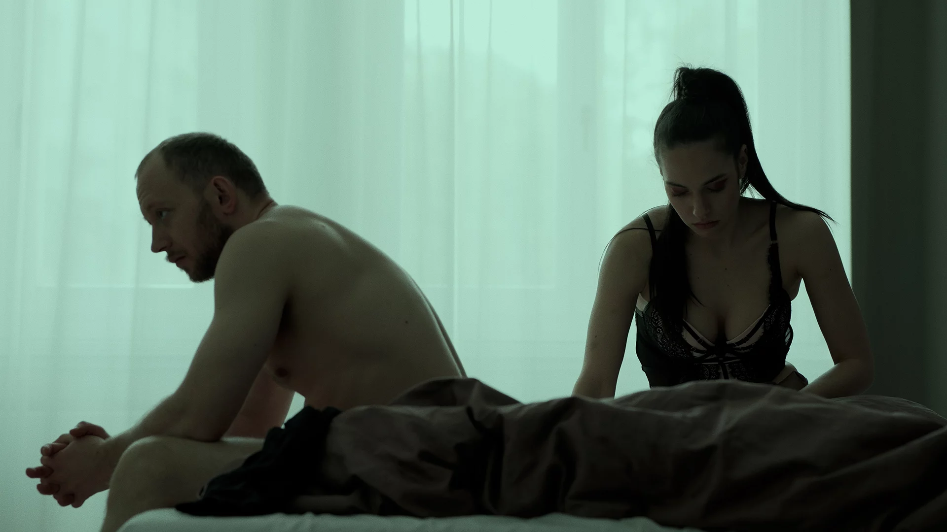 Az erotikus influencerkedés morális dilemmáit mutatja be az új magyar film - ma este a Dunán