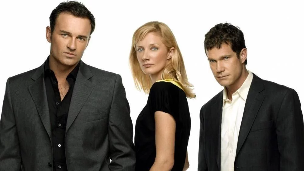 Kés/alatt / Dawn Budge