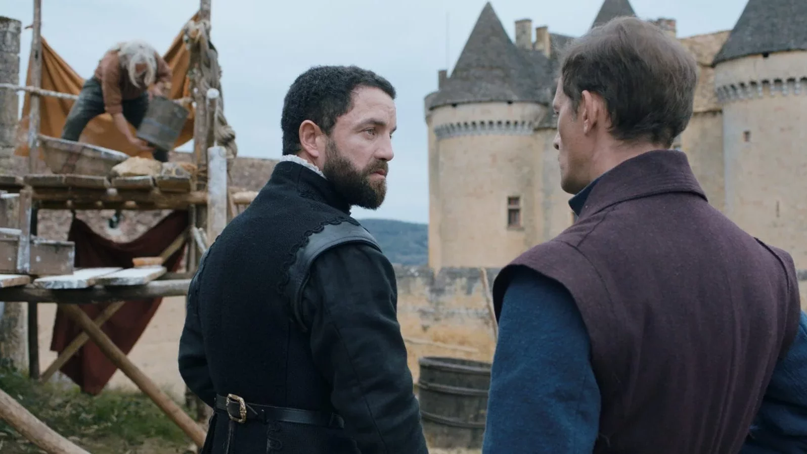 Új kosztümös sorozat érkezik a Dunára