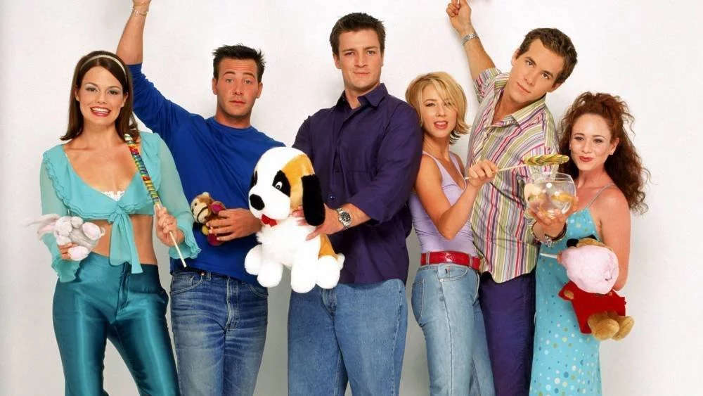 Két srác, egy csaj és egy pizzéria / Két pasi meg egy csajszi / Two ...